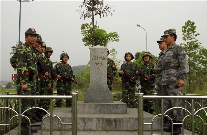 Vietnamese, Chinese border guards hold joint patrol | Vietnam+ ...