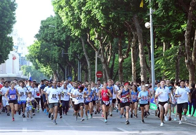 National team members triumph at Run for Peace | Vietnam+ (VietnamPlus)