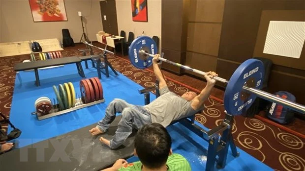 Vietnamese athlete wins gold medal in ASEAN Para Games powerlifting ...
