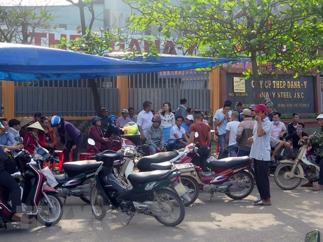 Da Nang asks steel plants causing pollution to halt production ...