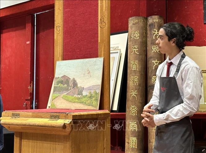 Paintings of King Ham Nghi auctioned in France | Vietnam+ (VietnamPlus)