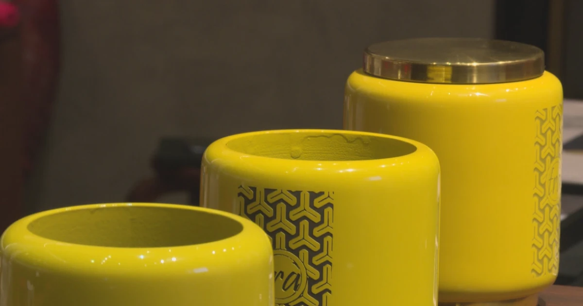 Art lovers make lacquerware in Hanoi | Vietnam+ (VietnamPlus)