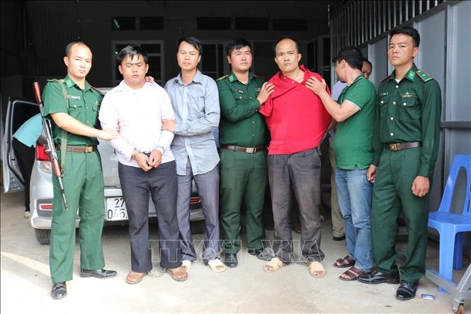 Dien Bien police arrest two transnational drug traffickers | Vietnam+ ...