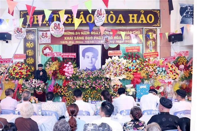 Ceremony marks Hoa Hao Buddhism’s 84th anniversary | Vietnam+ (VietnamPlus)