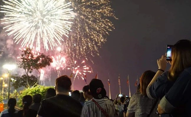 Remembering a special old Tet: Lunar New Year's fireworks after the ...
