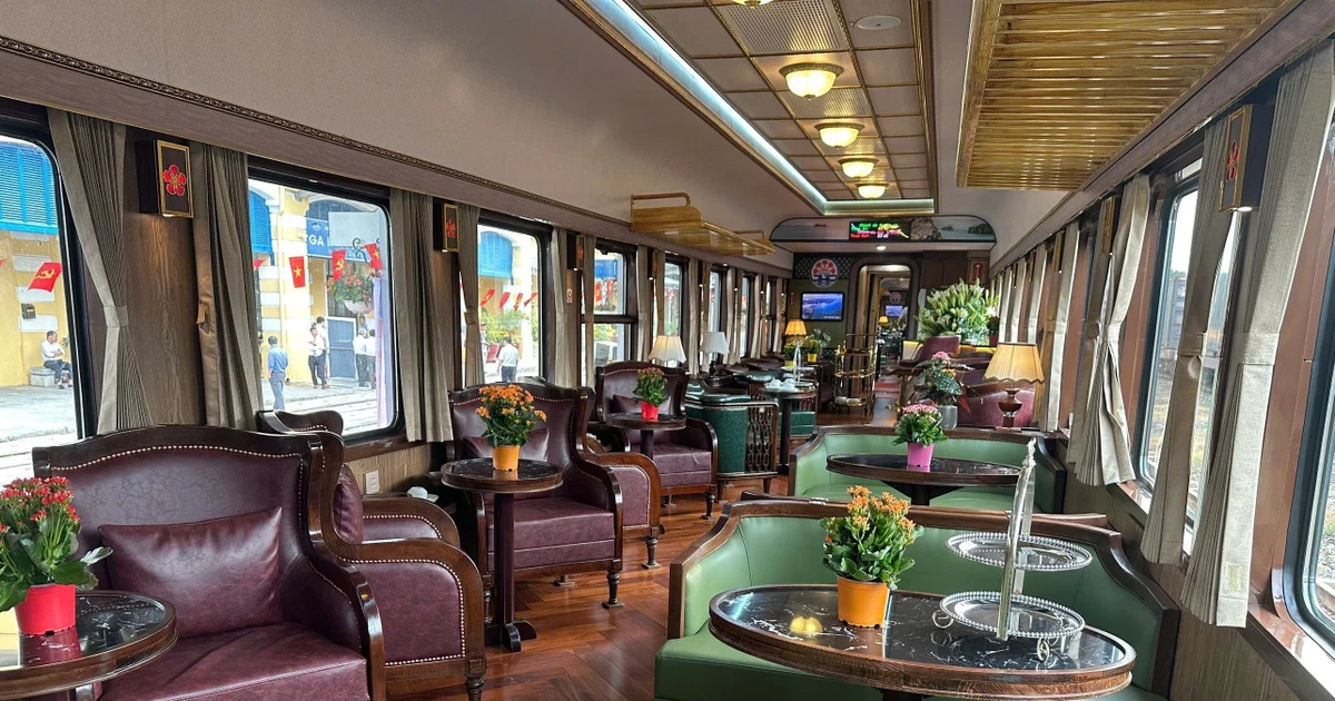 Launching high-quality “Flamboyant Flower” train on Hai Phong-Hanoi ...