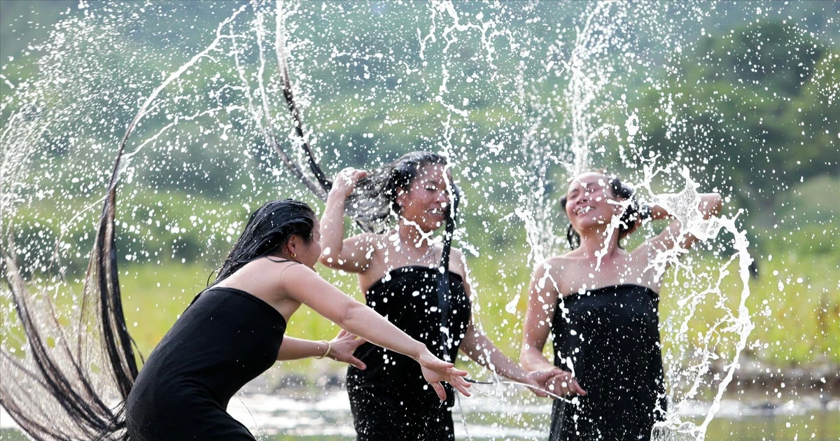 Custom of bathing in streams in Northwest region | Vietnam+ (VietnamPlus)