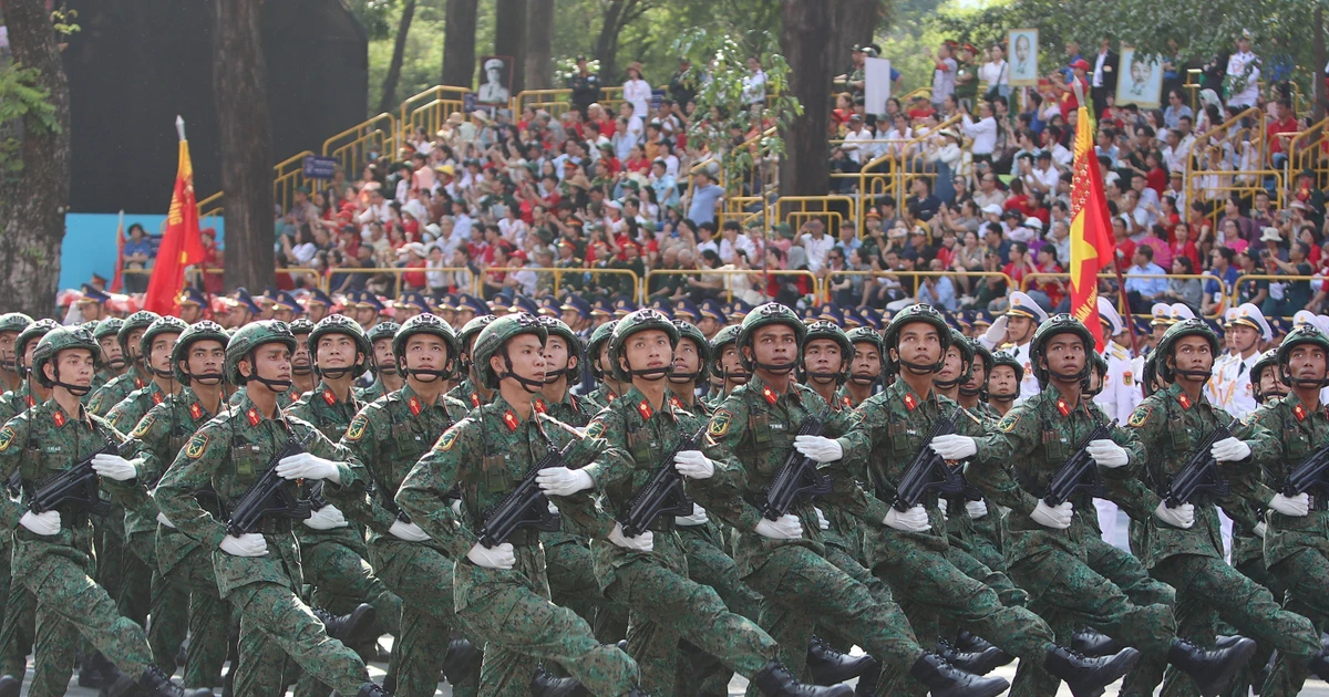 Vietnam People's Army Forcers in full dress parade rehearsal to ...