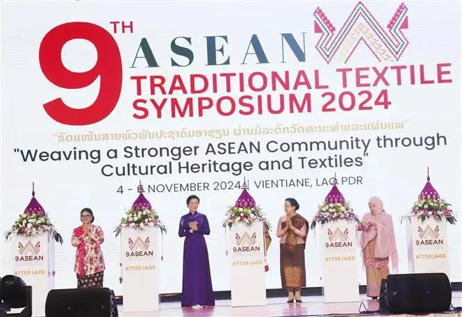 Party leader's spouse attends ASEAN Traditional Textile Symposium ...
