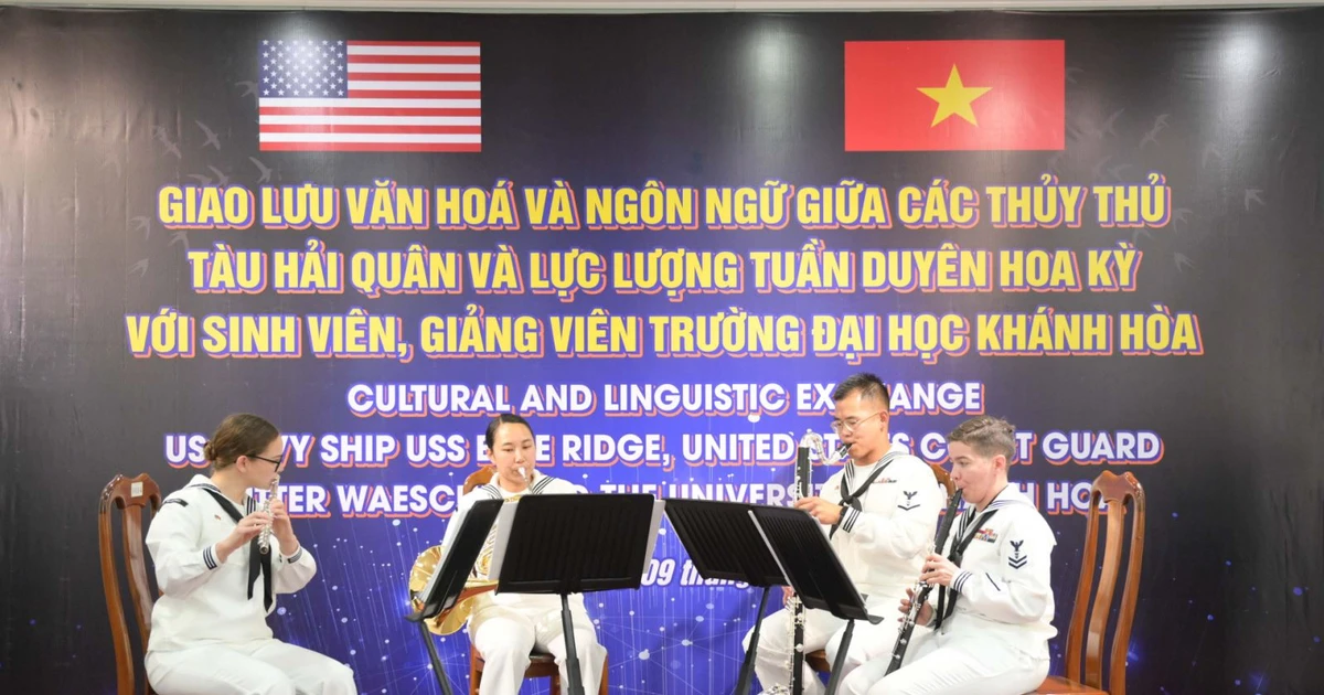 US sailors join in community exchanges in Khanh Hoa | Vietnam+ ...