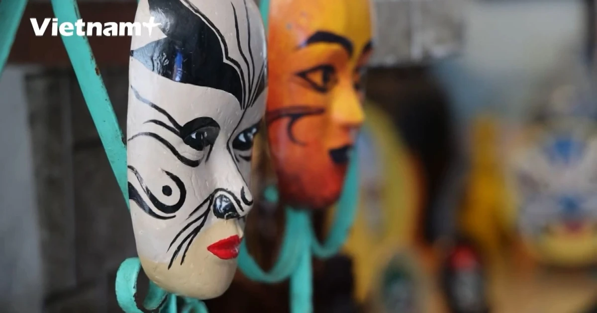 Binh Dinh man turns Tuong masks into cultural gifts | Vietnam+ ...
