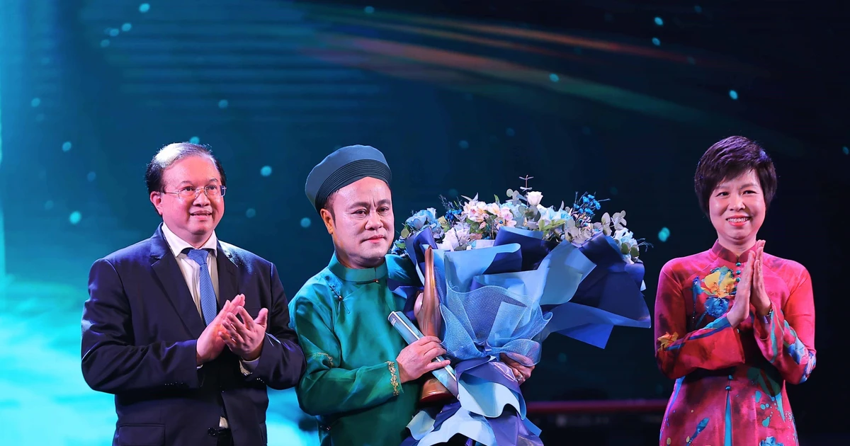 VNA’s Devotion Awards honour excellence in art, sports | Vietnam+ ...