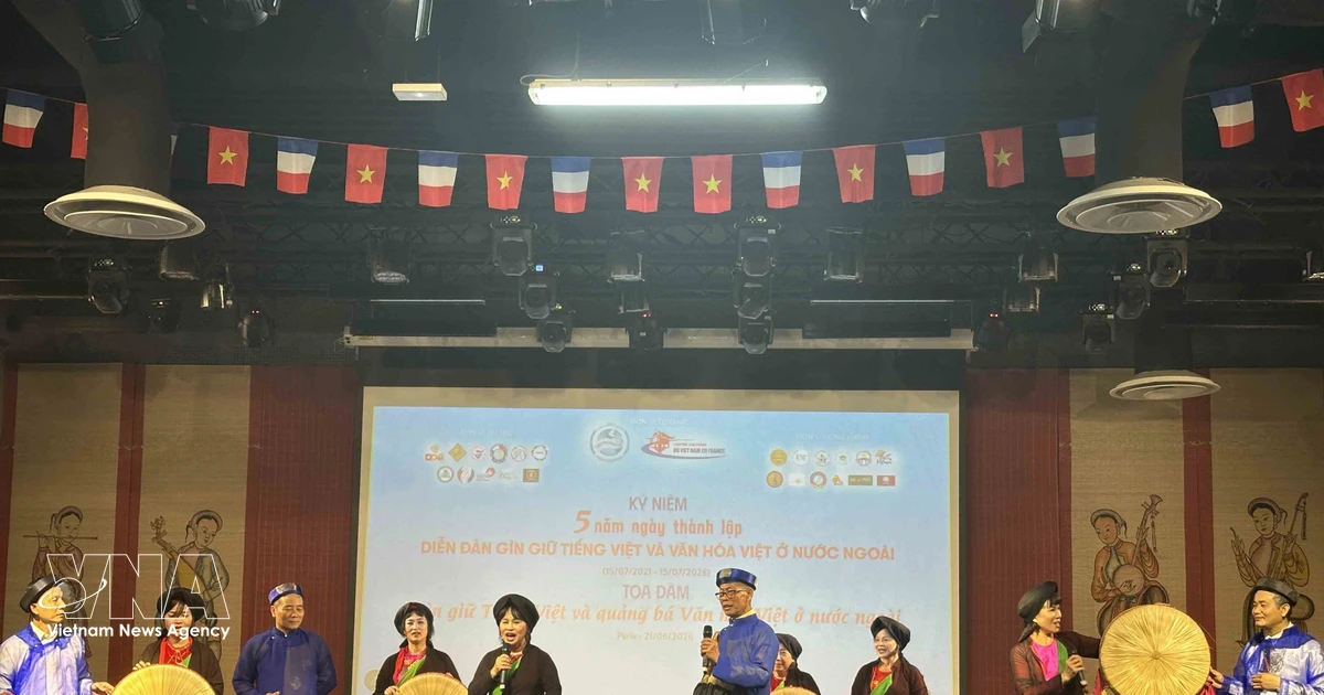 Paris forum discusses ways to boost Vietnamese language teaching worldwide