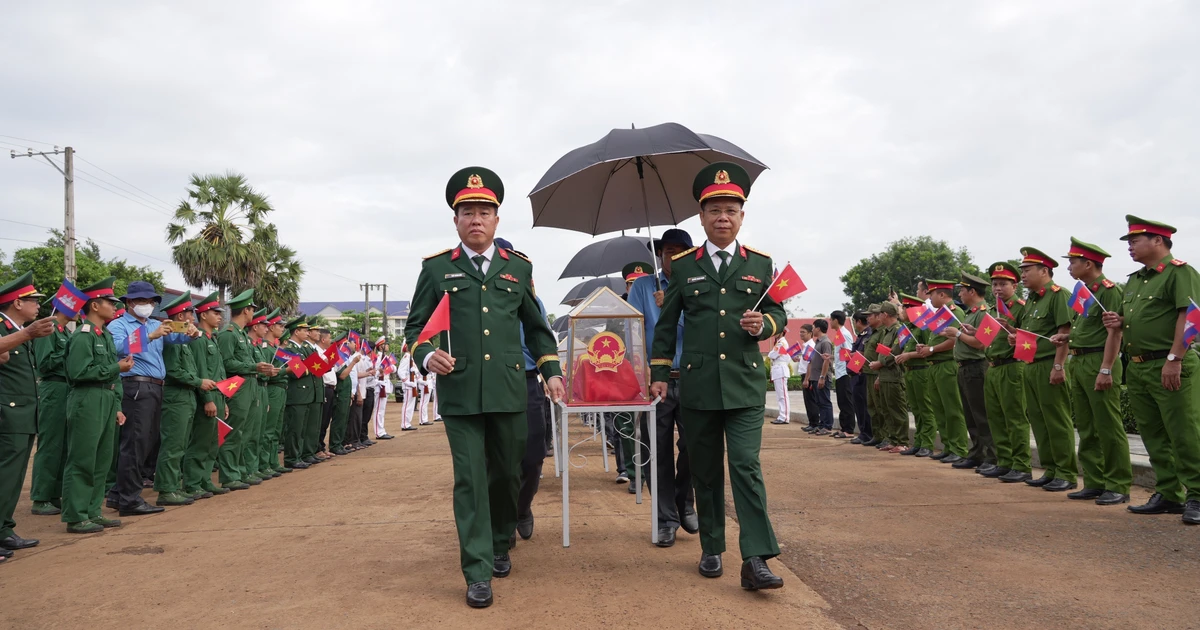 More Vietnamese volunteer soldiers’ remains repatriated from Cambodia ...