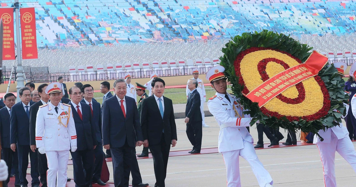 Vietnam Leaders Honour President Ho Chi Minh on 80th National Day ...