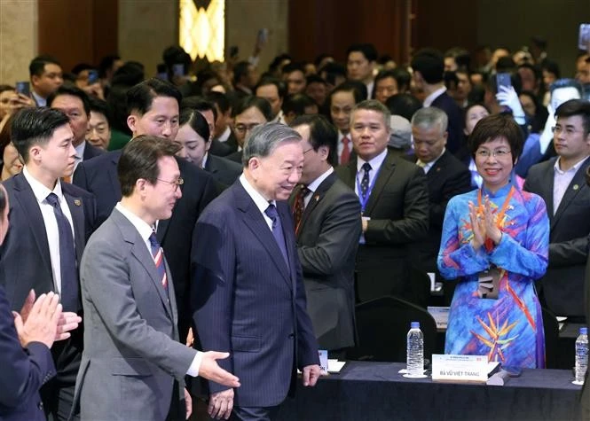 Party General Secretary attends Vietnam-RoK Economic Forum in Seoul ...