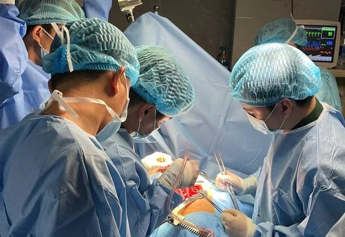 First successful open-chest surgery performed at Truong Sa infirmary ...