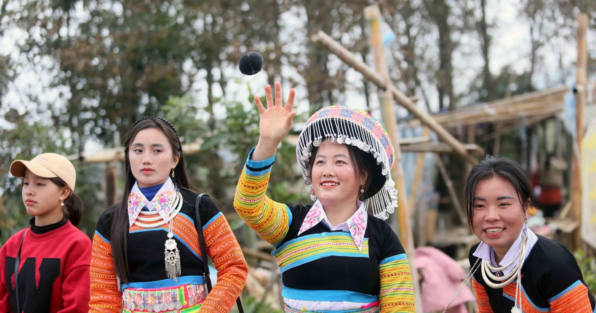 Mong Ethnic people in Son La province celebrate Traditional New Year ...