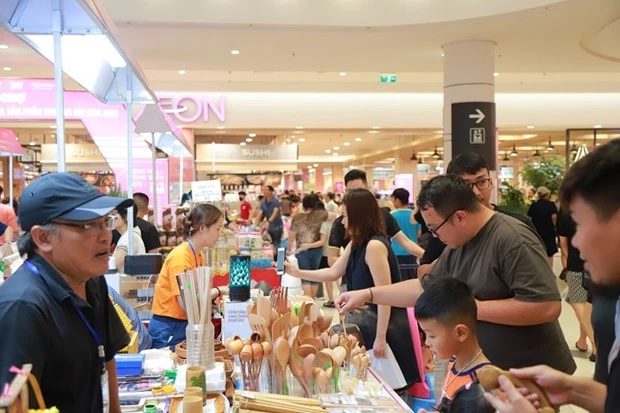 Stimulating domestic consumption to boost economic recovery | Vietnam+ ...