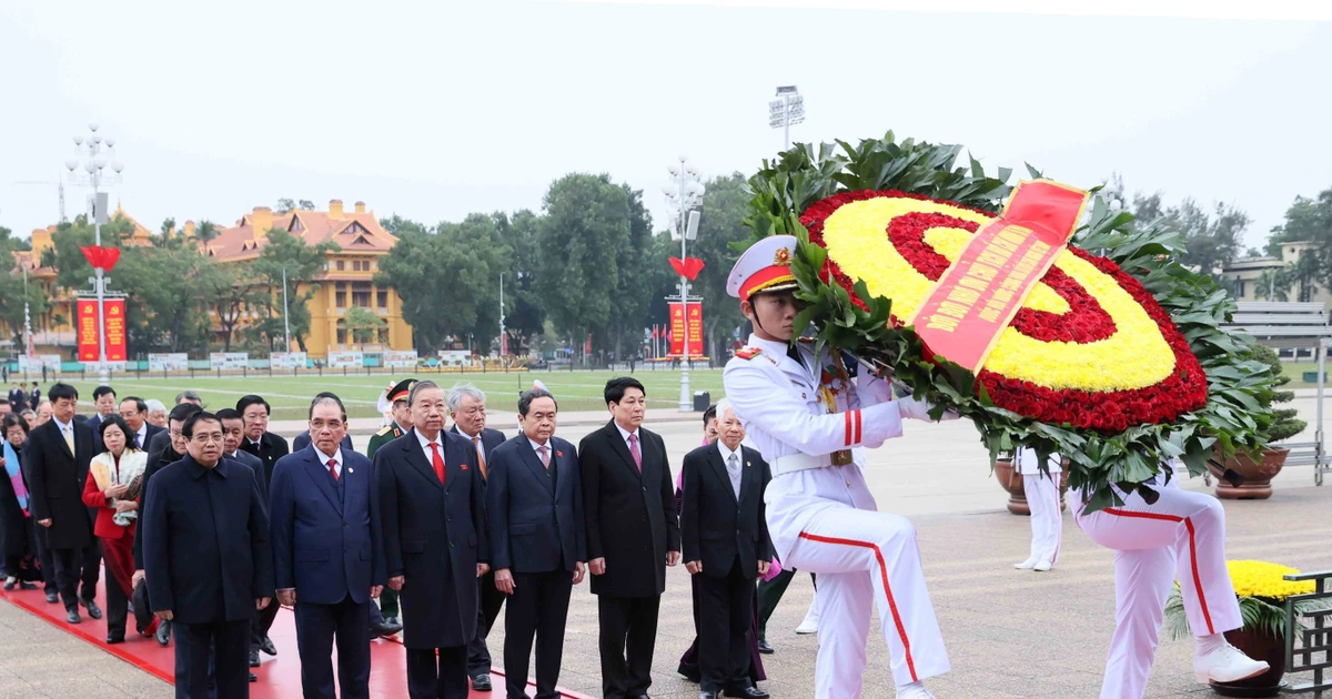 Party, State leaders pay tribute to President Ho Chi Minh on 80th ...