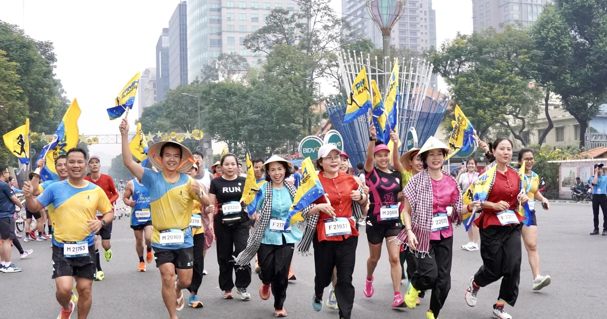 Nearly 11,000 runners take part in Ho Chi Minh City Marathon