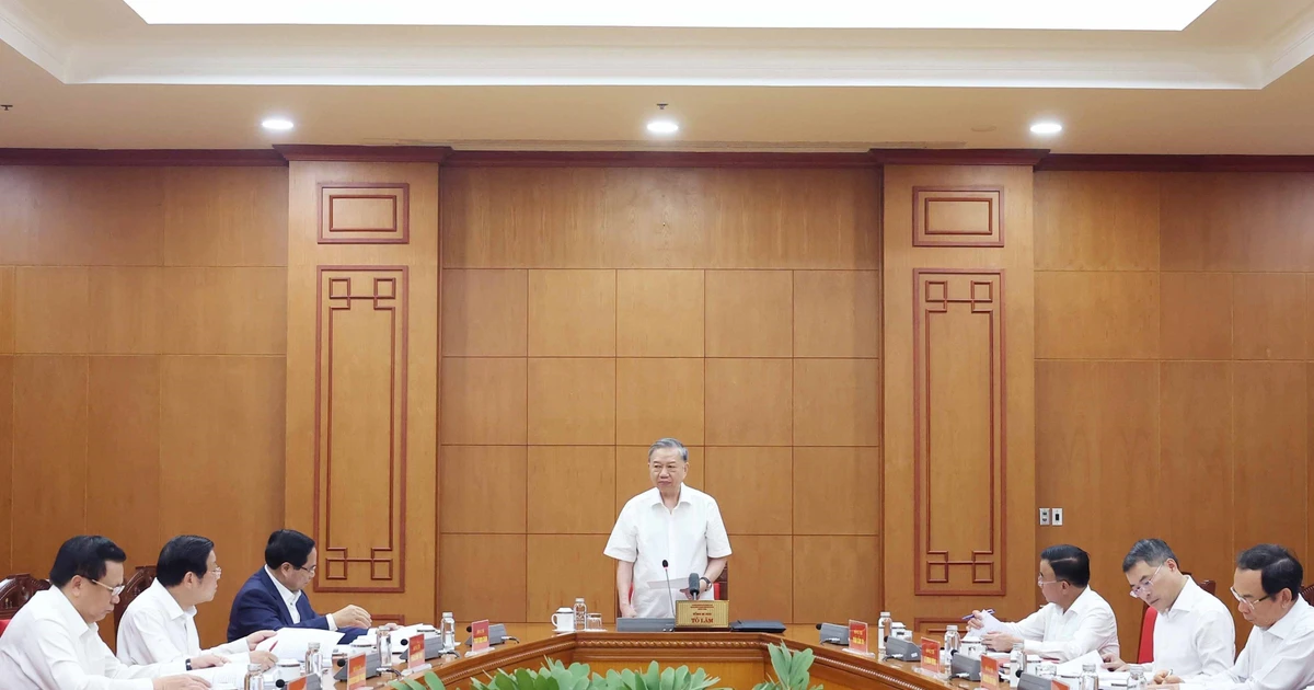 Party chief works with standing members of subcommittees for 14th Party Congress | Vietnam+ ...